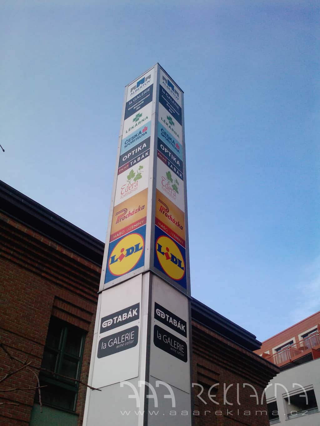 TOTEMY | aaareklama.cz - Výroba reklamy, světelná reklama, billboardy